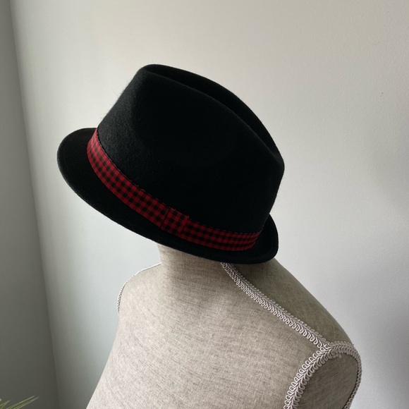 H&M | Accessories | Black Fedora With Red And Black Ribbon | Poshmark